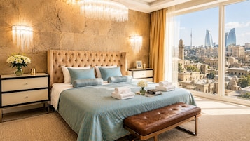 Roupas de cama premium, frigobar, escrivaninha, quartos à prova de som