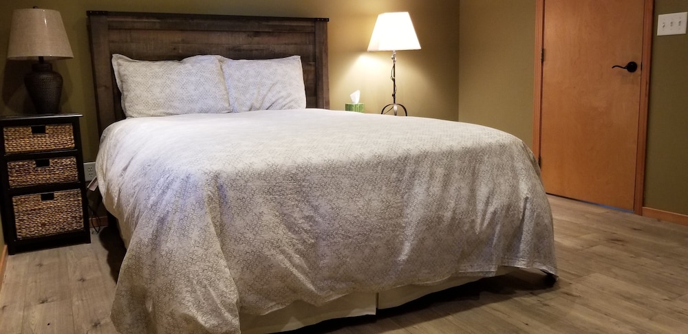 Spacious And Private In A Beautiful Setting - Bellingham, WA