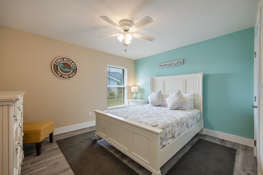 Lovely Waterfront Gulf Access, Heated Pool In Sw Cape Coral Awaits You. - Pine Island, FL