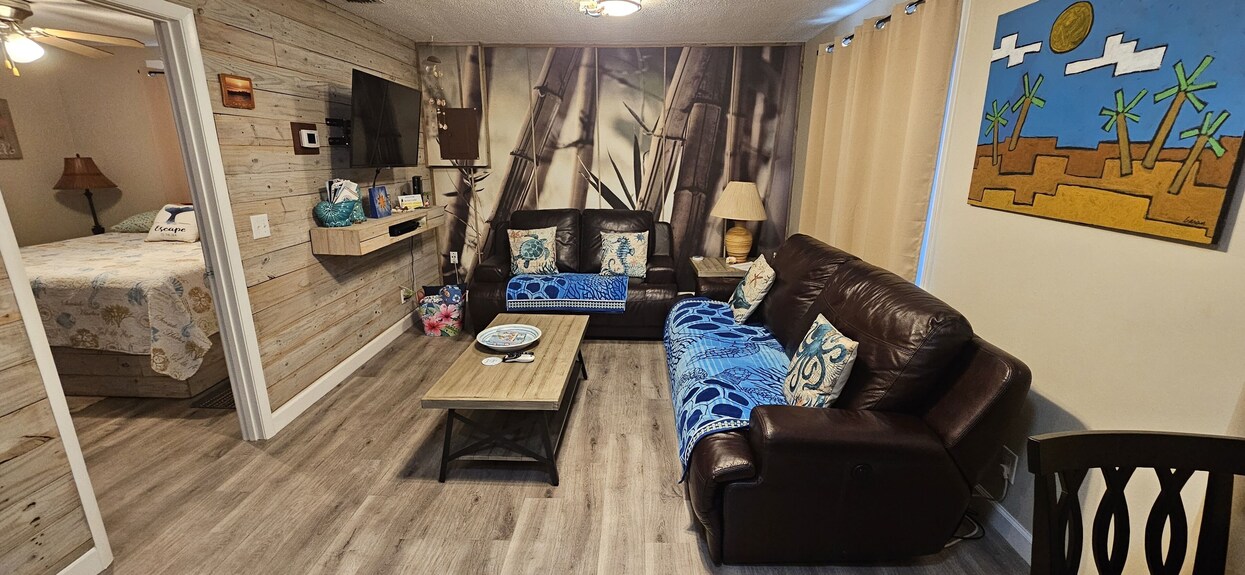 Sunshine Daydream In The Heart Of Flagler Beach - Flagler Beach, FL