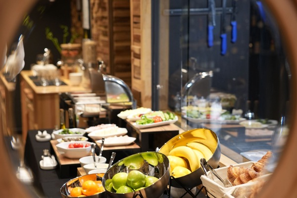 Café da manhã feito na hora grátis todos os dias