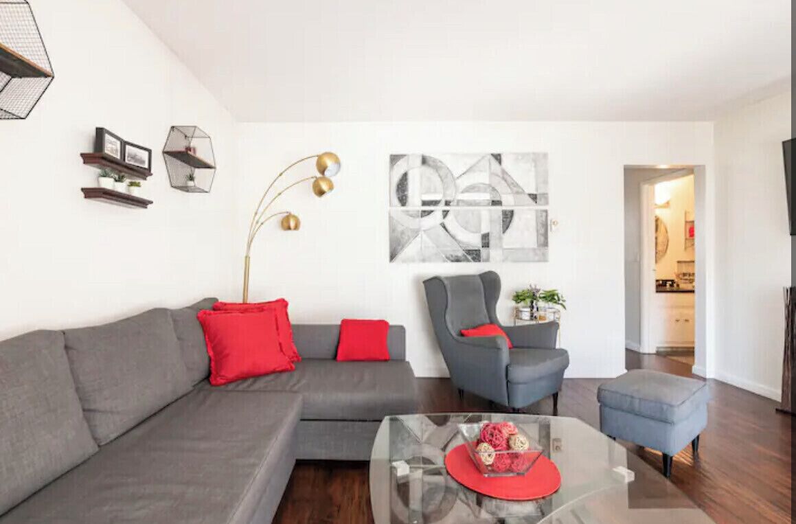 Next To Convention Center & Beach! - Long Beach, CA