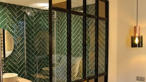 Quarto Duplo Superior | Casa de banho