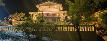 Fachada da propriedade