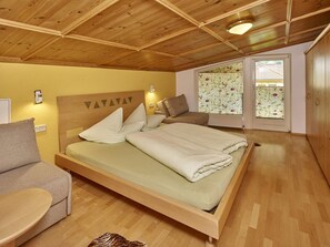Quartos à prova de som, Wi-Fi de cortesia, roupa de cama