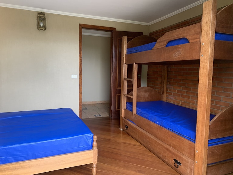 Sitio Con Caballos Y Lago Para La Pesca. Excelente Ubicación. - Ibiúna