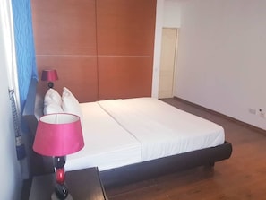 Apartamento premium | 4 quartos, cofres nos quartos, individualmente decorados