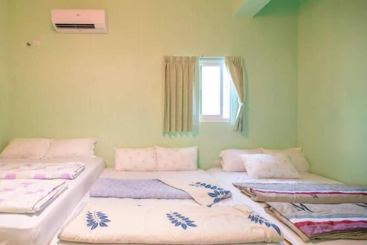 Quarto Familiar (6PAX) | Com mobília individualizada