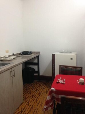 Estúdio, 1 cama de casal, kitchenette | Kitchenette privada