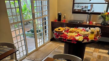 Pequeno-almoço tipo buffet diário incluído
