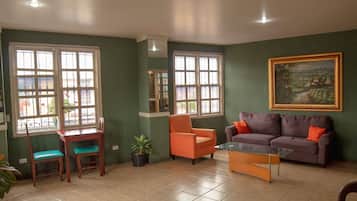 Quarto Duplo ou Twin Standard | Sala de estar | Televisor de 32 polegadas com canais digitais