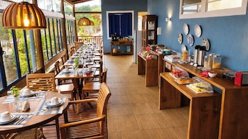 Pequeno-almoço tipo buffet diário incluído