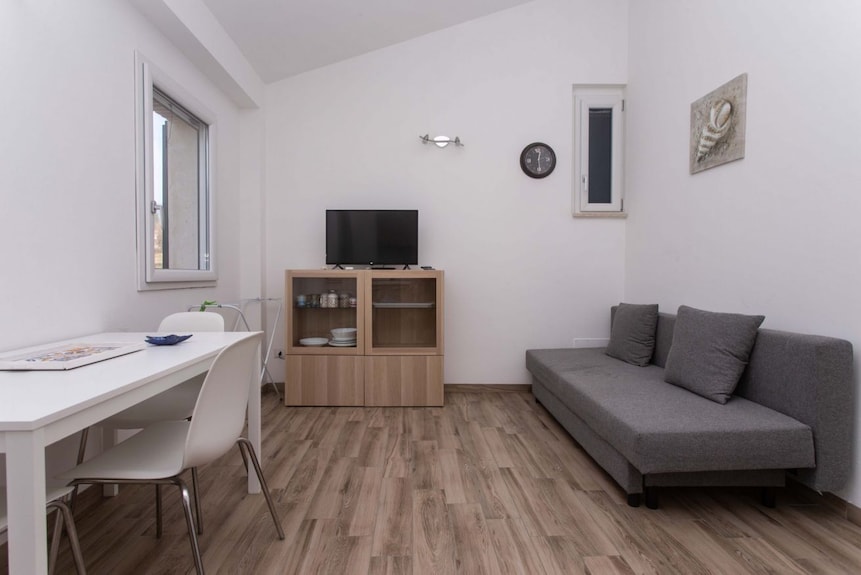 S210 - Sirolo, Gloednieuw Appartement Met ééN Slaapkamer Met Uitzicht Op Zee Op De Eerste Verdieping - Sirolo