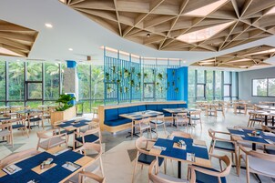 Pequeno-almoço tipo buffet diário (450 THB por pessoa) 