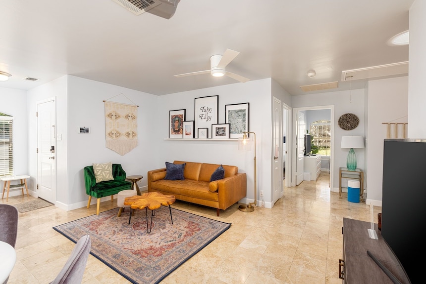 Cozy Chiquita Casita: Hot Tub & Modern Decor - 텍사스