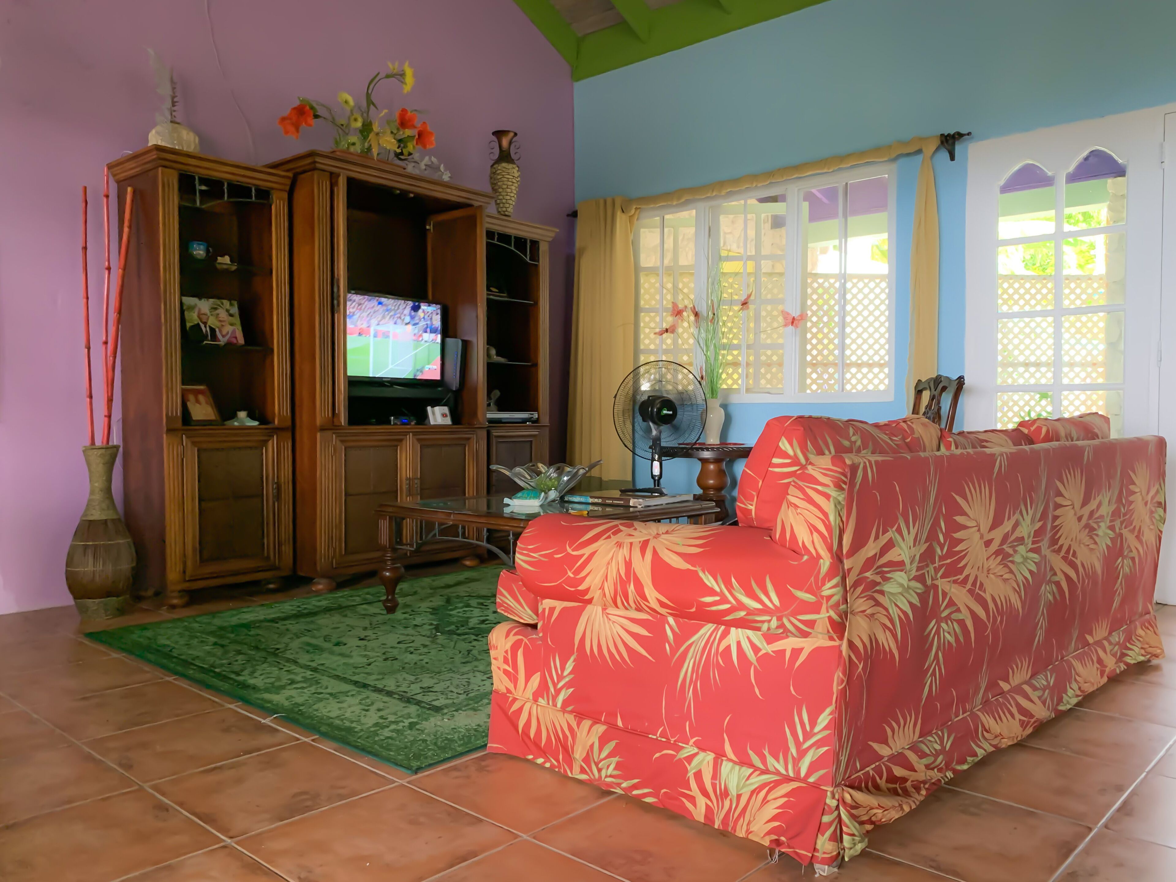 Russell Villas Garden House, I Accommodation, Authentic Island Vibe, Gated - Montego Bay