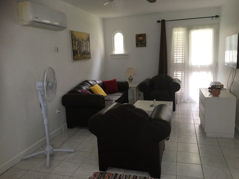 Condo In Een Pittoresk, Ontspannen Gated Pand In Negril - Negril