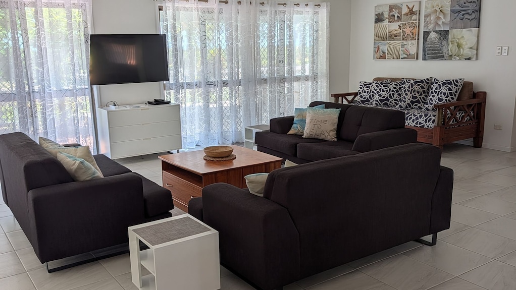 Yolanda - Burrum Heads- Beachfront - 3br- Aircon - Hervey Bay