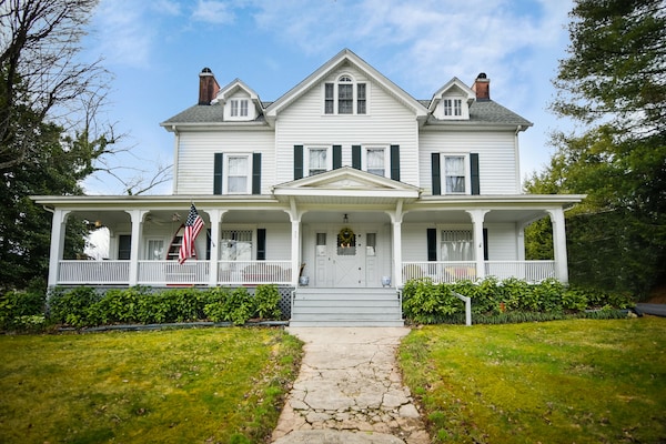 Love Lane Bed & Breakfast - Waynesville, NC