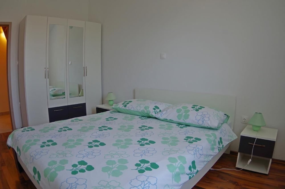 Ferienwohnung Rakalj Für 1 - 4 Personen Mit 2 Schlafzimmern - Ferienwohnung - Rakalj