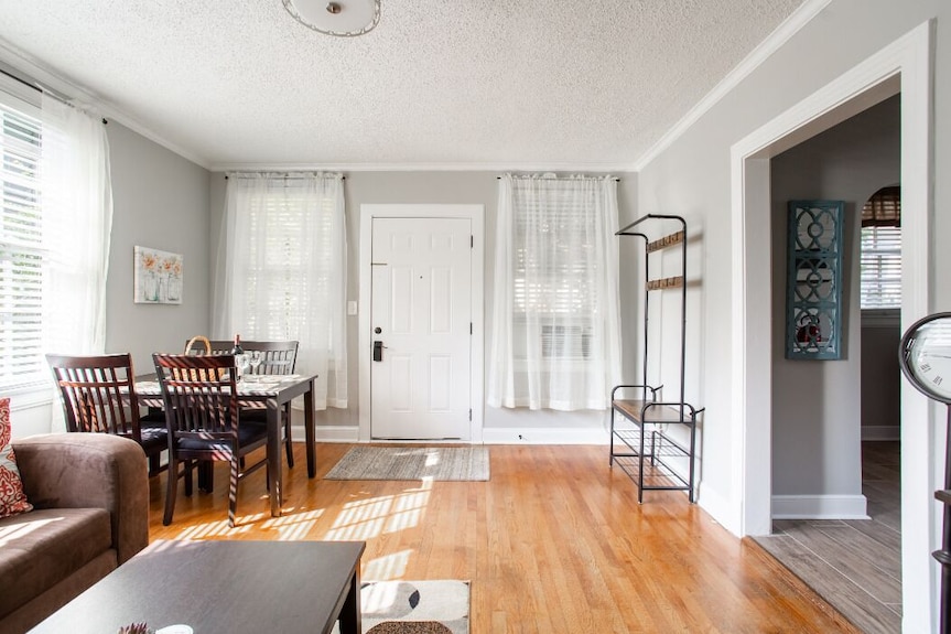 Quaint Cottage Close To Vanderbilt And Downtown - Nashville, TN