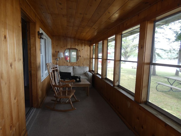 Sandy Bottom Cottage On Intermediate Lake - Torch Lake, MI