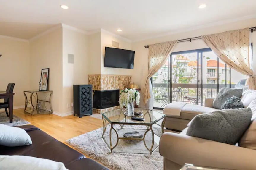 Amplio Condominio De Playa Del Rey En Un Complejo Estilo Complejo - Manhattan Beach, CA