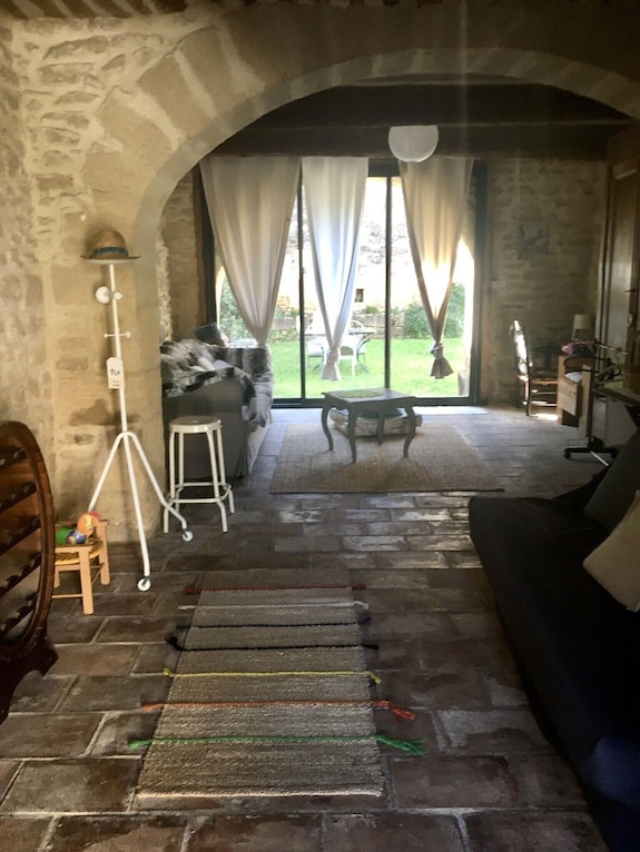 Très Jolie Maison En Pierre Au Cœur Du Village De Vers Pont Du Gard - Gard