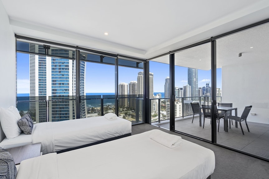 Circle On Cavill - 20th Floor Luxury - Surfers Paradise