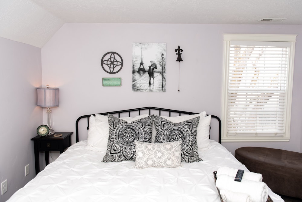 Hallmark Colonial! Charm And Quality Throughout, Hot Tub, Decks, Sleeps 18 - Heber City, UT