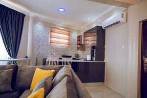 Suíte galeria | Frigobar, escrivaninha, espaço de trabalho para notebook