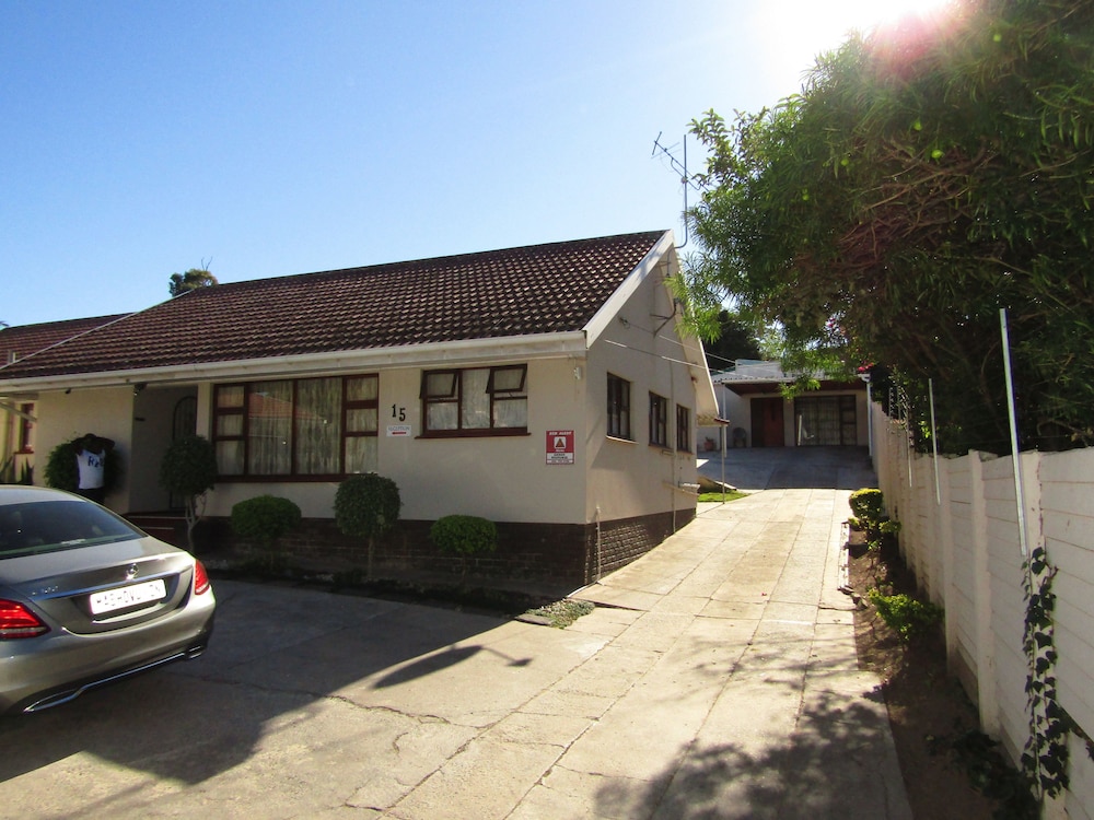 Yolonwabo Bed And Breakfast - East London