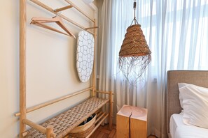 1 quarto, individualmente decorados, individualmente mobiliados