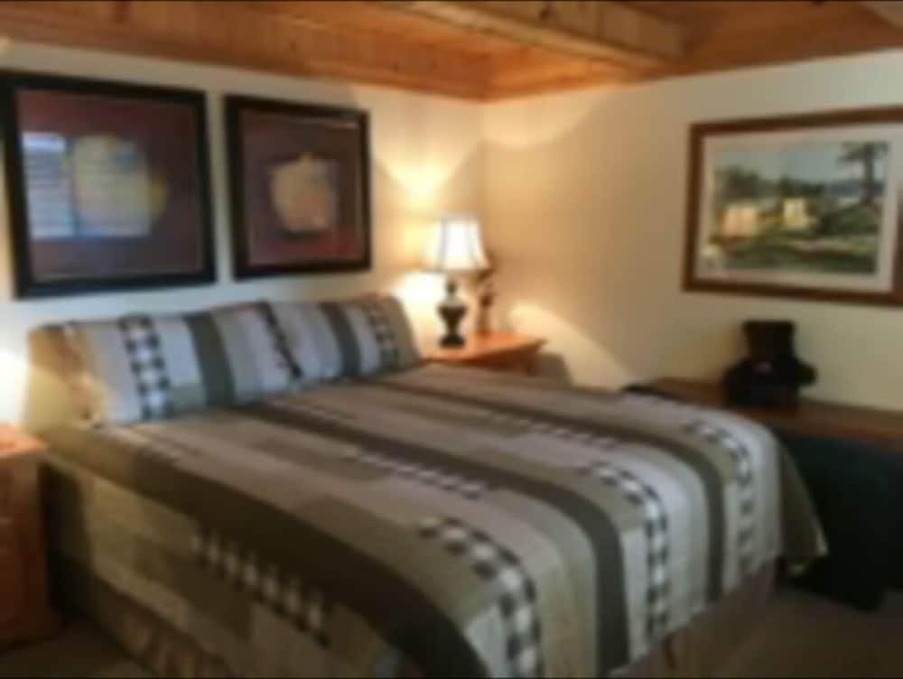 Cozy Cabin, Incline Village, Quiet Forest Setting, Maximum 2 Guests - Lake Tahoe