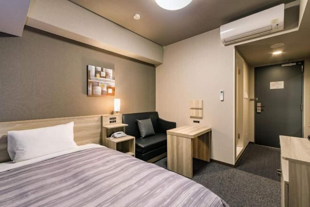 Escrivaninha, Wi-Fi de cortesia, roupa de cama