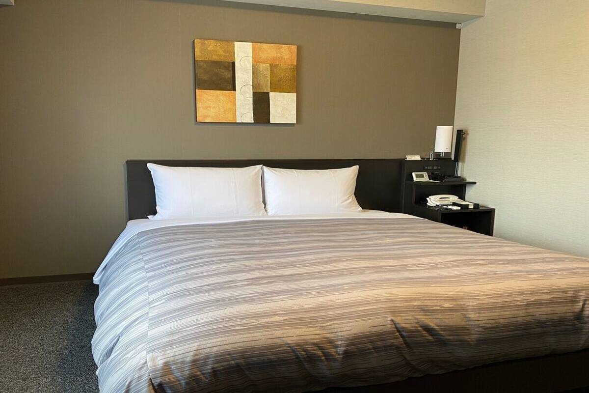 Escrivaninha, Wi-Fi de cortesia, roupa de cama