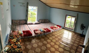 Dormitório compartilhado, vista para o jardim (6 guests, 1st Floor) | Wi-Fi de cortesia