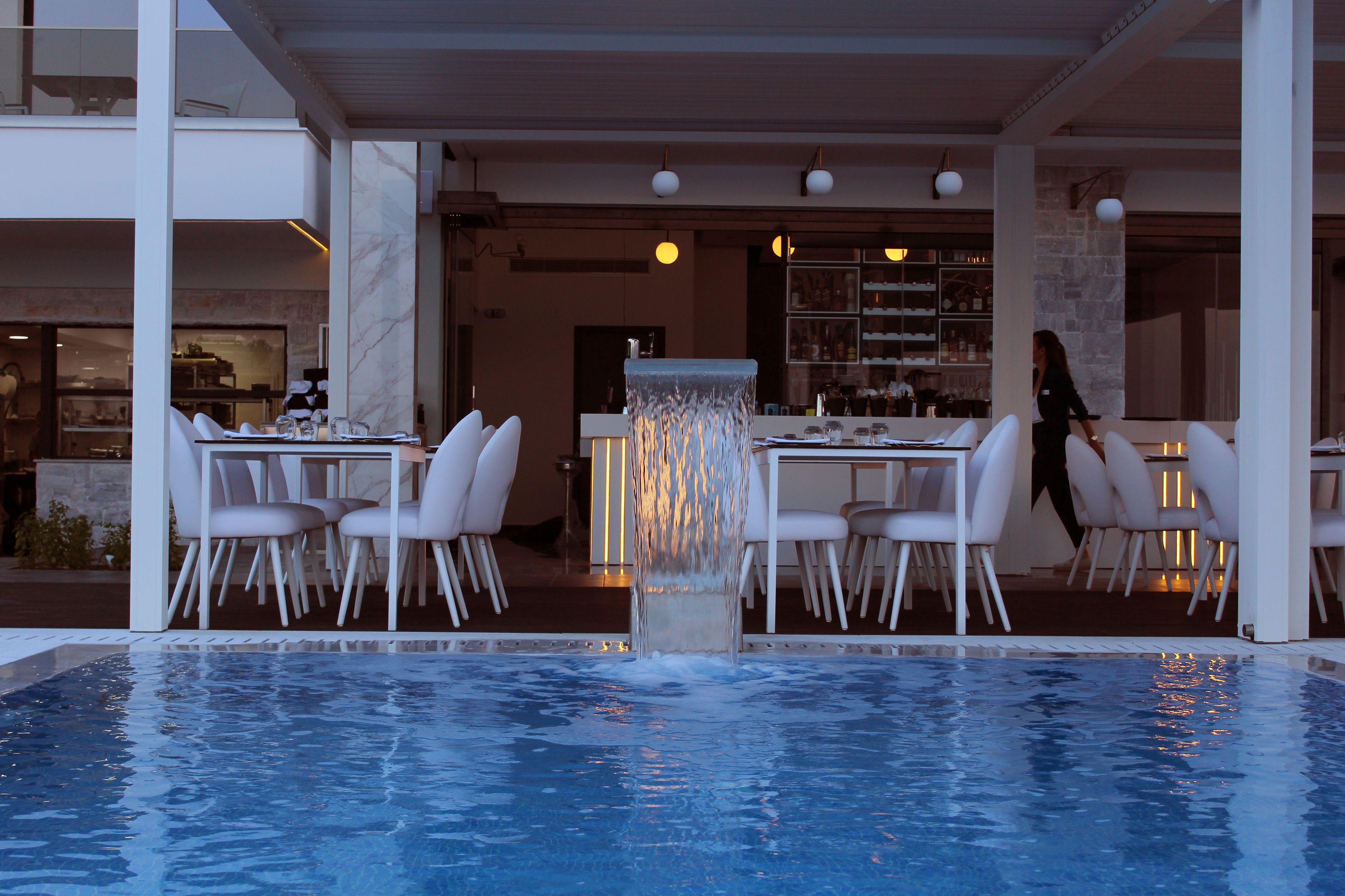 Fachada do alojamento (tarde/noite)