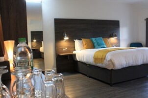 Quarto casal luxo | Individualmente decorados, individualmente mobiliados, escrivaninha