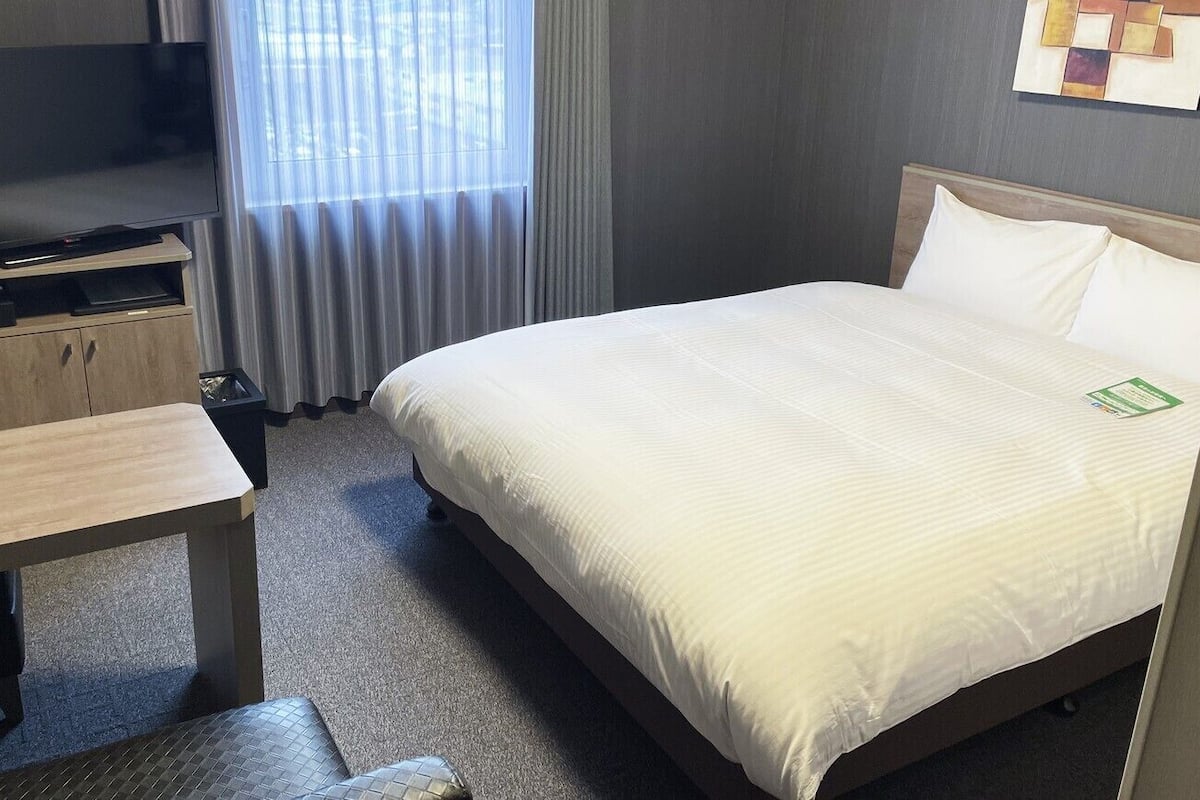 Escrivaninha, Wi-Fi de cortesia, roupa de cama