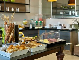Pequeno-almoço tipo buffet diário incluído 