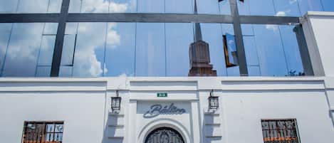 Fachada da propriedade