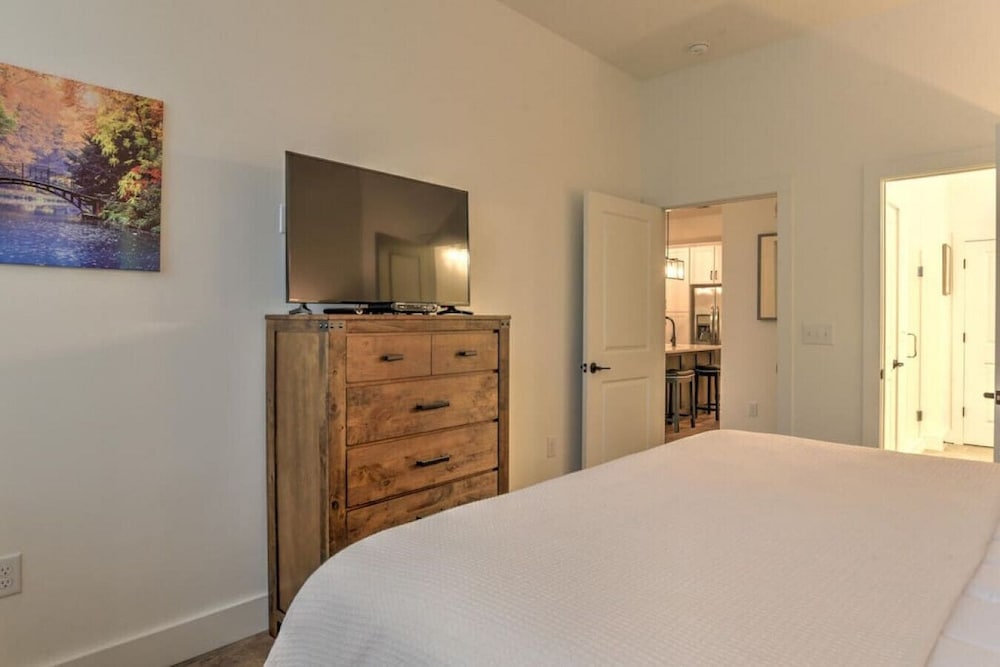 Warm And Inviting 1br 1ba Condo - Asheville, NC