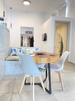 Suíte luxo, 2 quartos, vista para o mar | 2 quartos, roupas de cama antialérgicas, camas com colchões pillow-top