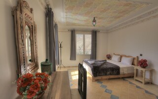 Quarto Triplo Comfort | Lençóis de algodão egípcio, roupa de alta qualidade, edredões de penas 