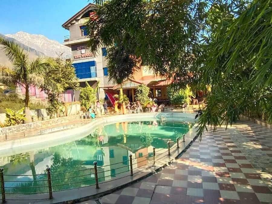 Bar junto à piscina