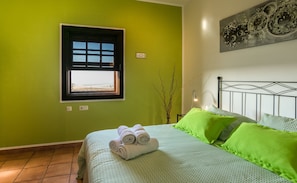 Quarto Panorâmico, casa de banho partilhada (The Green Room) | Cofre no quarto, Wi-fi grátis, roupa de cama fornecida 