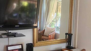 Quarto Familiar | Roupa de alta qualidade, cofre no quarto, com decoração personalizada