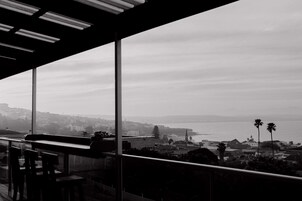 Terraço com espreguiçadeiras