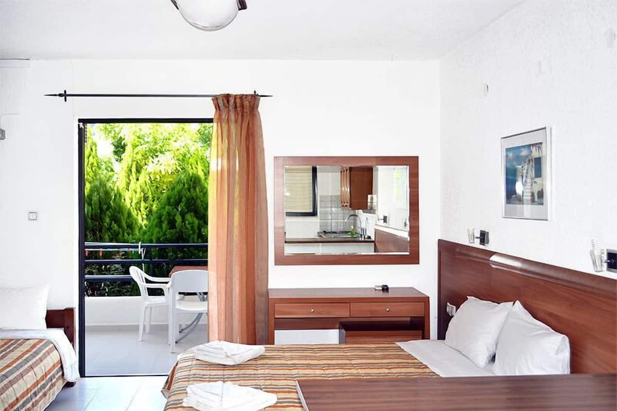 Quarto Triplo | Roupa de alta qualidade, cofre no quarto, cortinas/cortinados opacos